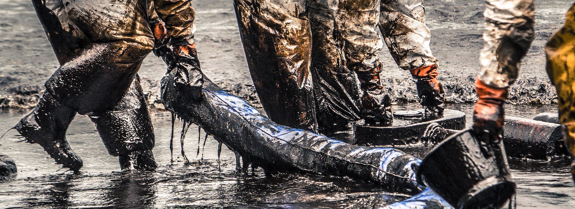Oil Spill Responder Accidents & Injuries | Maritime Lawyers